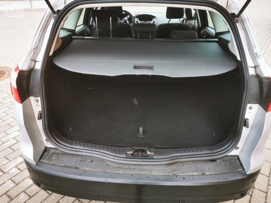 Pelēks Ford Focus 2013 Klaipėda, ar dzinēja tilpumu 1.00 L un nobraukumu 147 tūkst. km par 3490 €, foto 31 vietnē AUTOMOTO.COM.LV