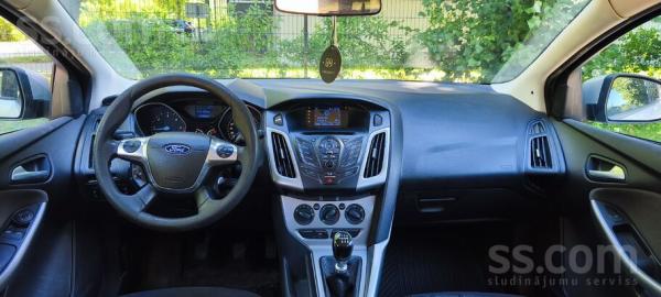 Grey Ford Focus 2013 in Riga, with an engine capacity of 1.60 L and mileage of 409 thousand km for 2000 €, photo 4 on AUTOMOTO.COM.LV