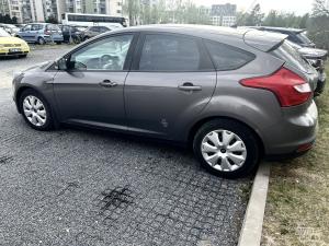 Grey Ford Focus 2013 in Vilnius, with an engine capacity of 1.00 L and mileage of 95 thousand km for 1499 €, photo 6 on AUTOMOTO.COM.LV