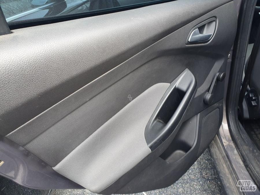 Grey Ford Focus 2013 in Vilnius, with an engine capacity of 1.00 L and mileage of 95 thousand km for 1499 €, photo 16 on AUTOMOTO.COM.LV