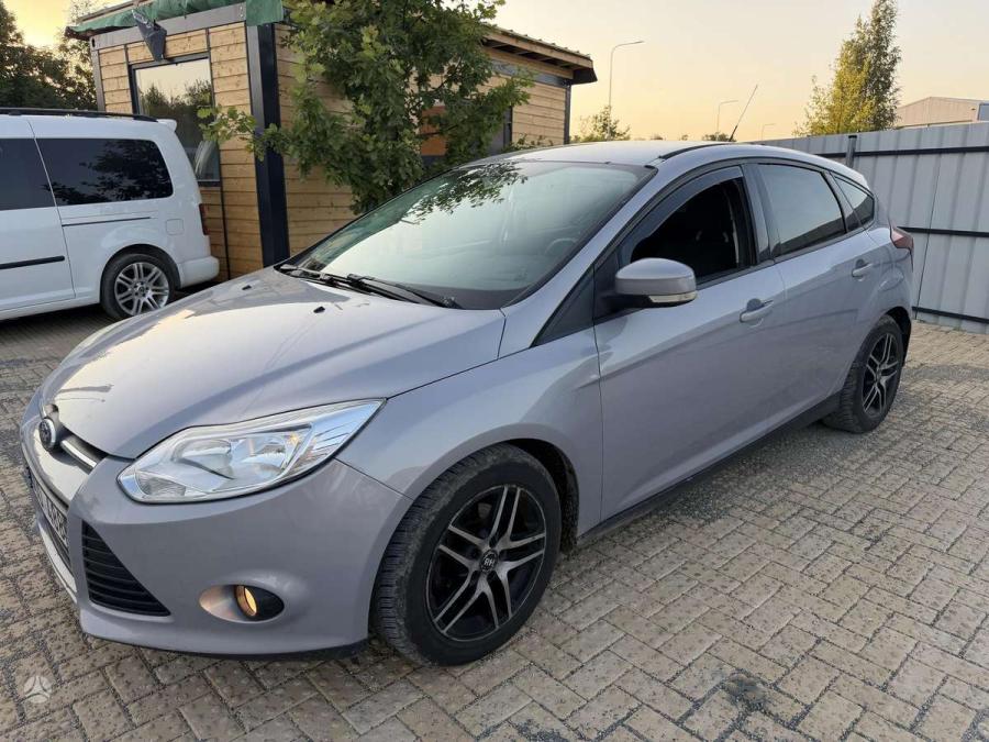Pelēks Ford Focus 2013 Šauļi, ar dzinēja tilpumu 1.56 L un nobraukumu 3 tūkst. km par 1500 €, foto 4 vietnē AUTOMOTO.COM.LV