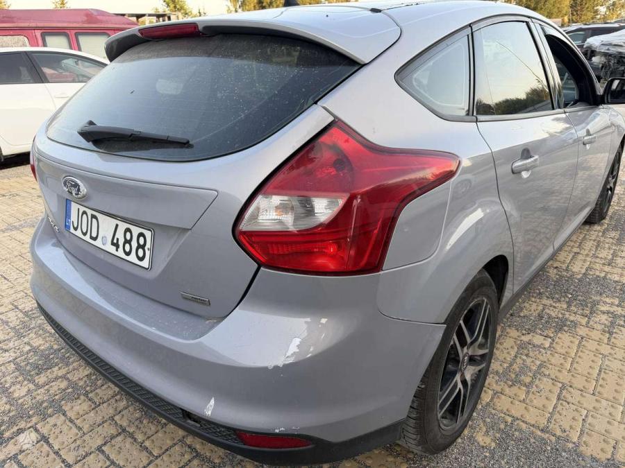 Pelēks Ford Focus 2013 Šauļi, ar dzinēja tilpumu 1.56 L un nobraukumu 3 tūkst. km par 1500 €, foto 9 vietnē AUTOMOTO.COM.LV