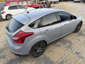 Pelēks Ford Focus 2013 Šauļi, ar dzinēja tilpumu 1.56 L un nobraukumu 3 tūkst. km par 1500 €, foto 10 vietnē AUTOMOTO.COM.LV