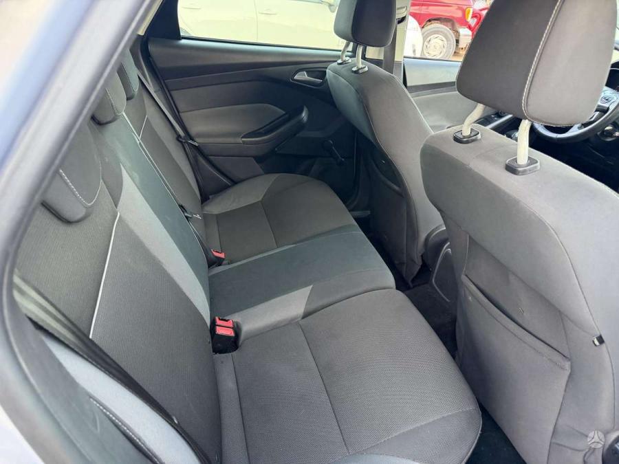 Pelēks Ford Focus 2013 Šauļi, ar dzinēja tilpumu 1.56 L un nobraukumu 3 tūkst. km par 1500 €, foto 14 vietnē AUTOMOTO.COM.LV