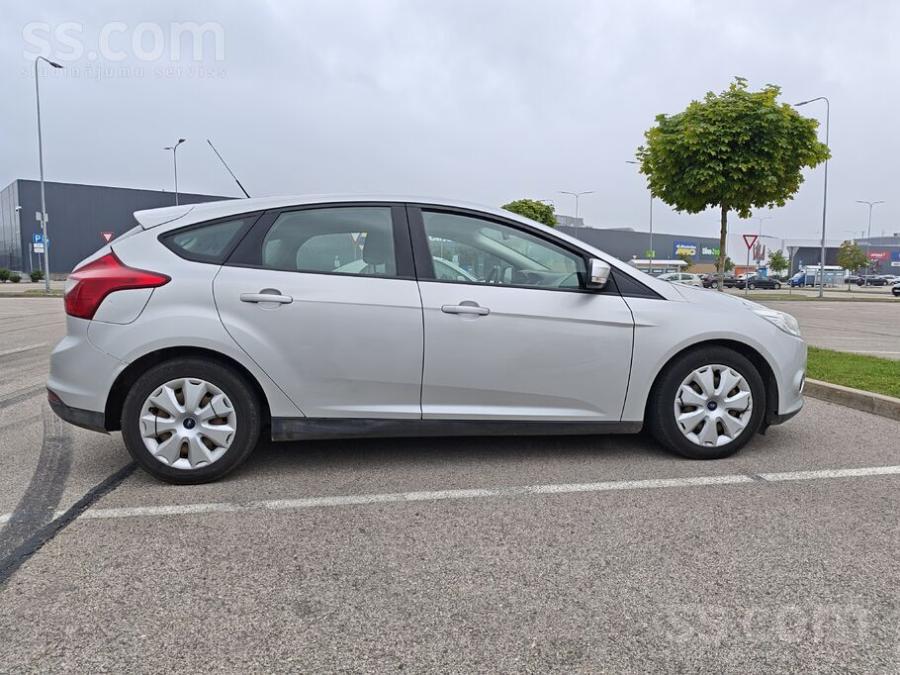 Pelēks Ford Focus 2013 Rīga, ar dzinēja tilpumu 1.60 L un nobraukumu 208 tūkst. km par 3350 €, foto 5 vietnē AUTOMOTO.COM.LV