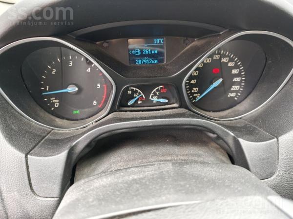 Pelēks Ford Focus 2013 Rīga, ar dzinēja tilpumu 1.60 L un nobraukumu 208 tūkst. km par 3350 €, foto 6 vietnē AUTOMOTO.COM.LV