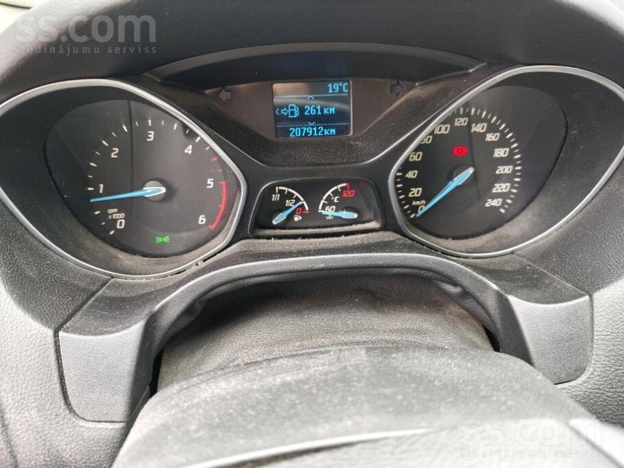 Pelēks Ford Focus 2013 Rīga, ar dzinēja tilpumu 1.60 L un nobraukumu 208 tūkst. km par 3350 €, foto 7 vietnē AUTOMOTO.COM.LV