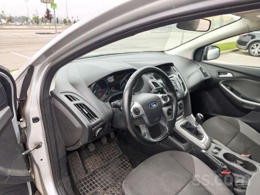 Pelēks Ford Focus 2013 Rīga, ar dzinēja tilpumu 1.60 L un nobraukumu 208 tūkst. km par 3350 €, foto 9 vietnē AUTOMOTO.COM.LV