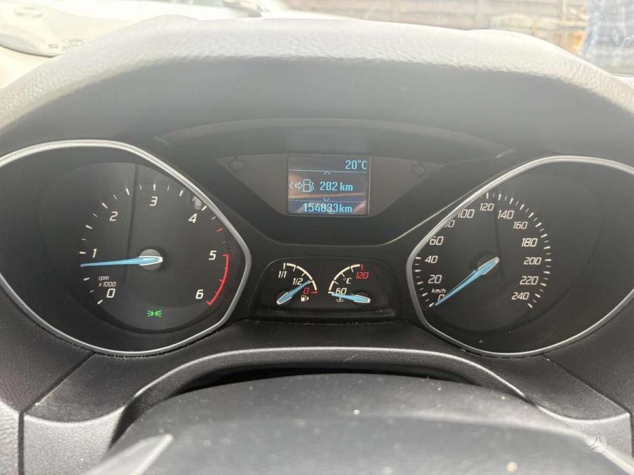 Pelēks Ford Focus 2013 Klaipėda, ar dzinēja tilpumu 1.60 L un nobraukumu 155 tūkst. km par 2800 €, foto 5 vietnē AUTOMOTO.COM.LV