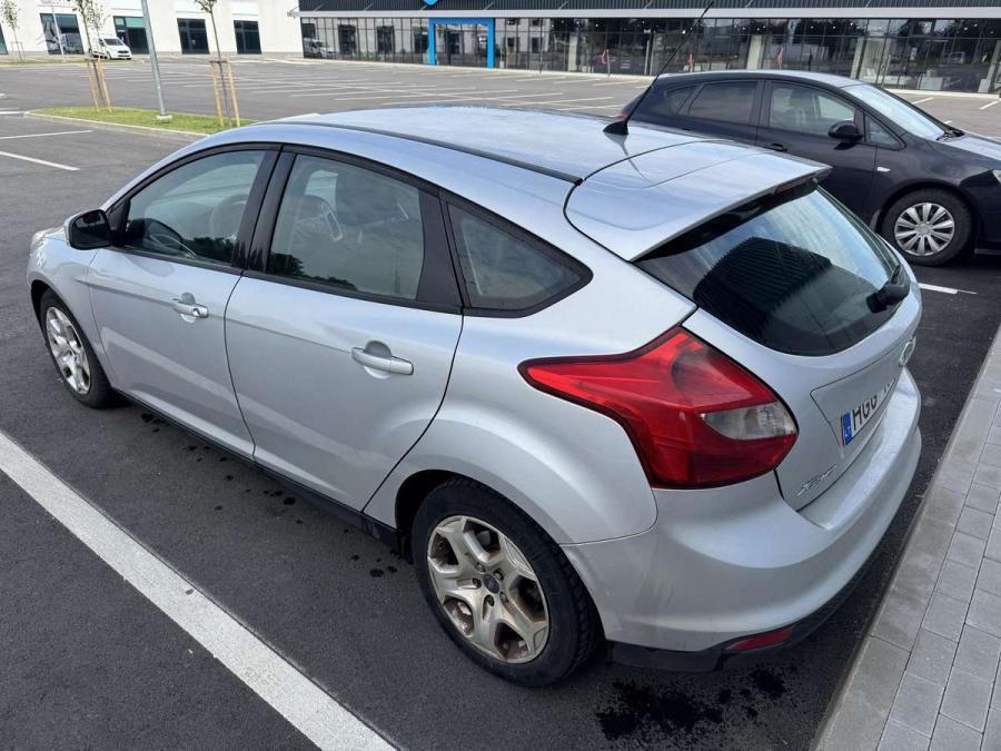Pelēks Ford Focus 2013 Kauņa, ar dzinēja tilpumu 1.60 L un nobraukumu 284 tūkst. km par 2250 €, foto 5 vietnē AUTOMOTO.COM.LV