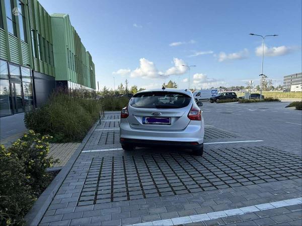 Grey Ford Focus 2013 in Vilnius, with an engine capacity of 1.56 L and mileage of 196 thousand km for 3200 €, photo 7 on AUTOMOTO.COM.LV