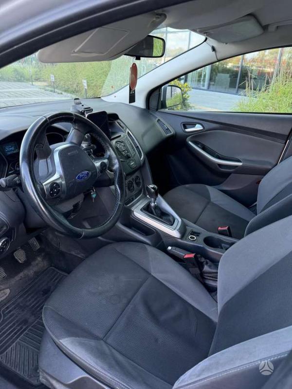 Grey Ford Focus 2013 in Vilnius, with an engine capacity of 1.56 L and mileage of 196 thousand km for 3200 €, photo 11 on AUTOMOTO.COM.LV