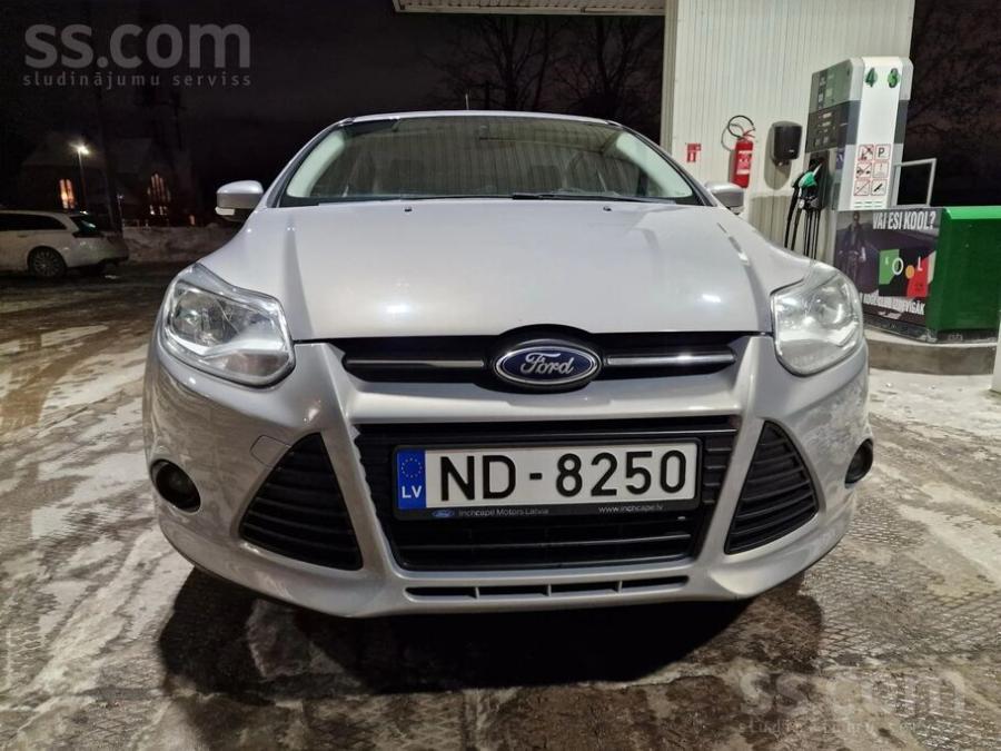 Grey Ford Focus 2014 in Riga, with an engine capacity of 1.60 L and mileage of 0 thousand km for 4970 €, photo 3 on AUTOMOTO.COM.LV