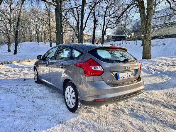 Pelēks Ford Focus 2014 Bauska, ar dzinēja tilpumu 1.60 L un nobraukumu 197 tūkst. km par 3400 €, foto 3 vietnē AUTOMOTO.COM.LV