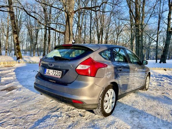 Pelēks Ford Focus 2014 Bauska, ar dzinēja tilpumu 1.60 L un nobraukumu 197 tūkst. km par 3400 €, foto 4 vietnē AUTOMOTO.COM.LV