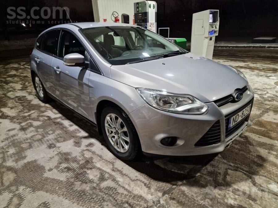 Pelēks Ford Focus 2014 Rīga, ar dzinēja tilpumu 1.60 L un nobraukumu 154 tūkst. km par 4370 €, foto 3 vietnē AUTOMOTO.COM.LV