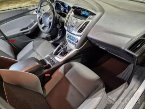 Pelēks Ford Focus 2014 Rīga, ar dzinēja tilpumu 1.60 L un nobraukumu 154 tūkst. km par 4370 €, foto 14 vietnē AUTOMOTO.COM.LV