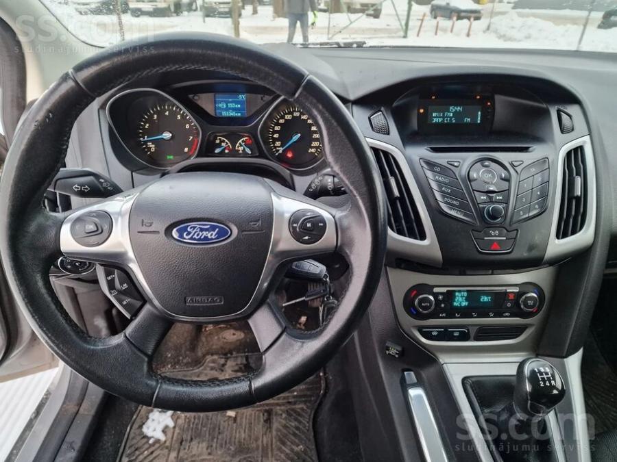Pelēks Ford Focus 2014 Rīga, ar dzinēja tilpumu 1.60 L un nobraukumu 154 tūkst. km par 4370 €, foto 20 vietnē AUTOMOTO.COM.LV