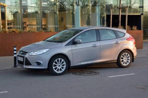 Grey Ford Focus 2014 in Riga, with an engine capacity of 1.60 L and mileage of 152 thousand km for 4000 €, photo 4 on AUTOMOTO.COM.LV