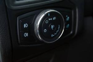 Grey Ford Focus 2014 in Riga, with an engine capacity of 1.60 L and mileage of 152 thousand km for 4000 €, photo 19 on AUTOMOTO.COM.LV