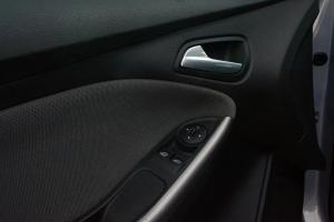 Grey Ford Focus 2014 in Riga, with an engine capacity of 1.60 L and mileage of 152 thousand km for 4000 €, photo 22 on AUTOMOTO.COM.LV