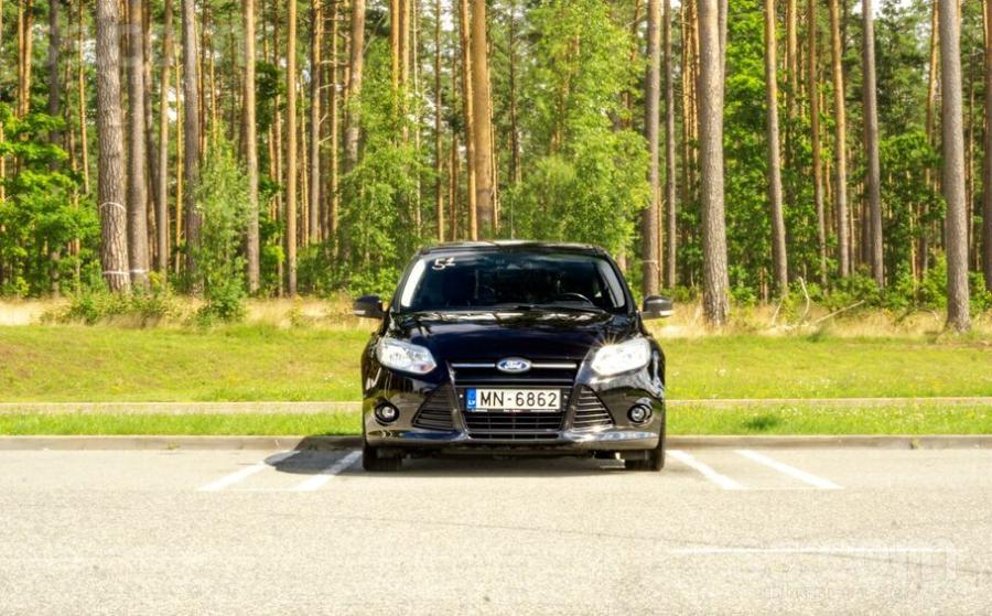 Pelēks Ford Focus 2014 Rīga, ar dzinēja tilpumu 1.60 L un nobraukumu 203 tūkst. km par 3890 €, foto 4 vietnē AUTOMOTO.COM.LV