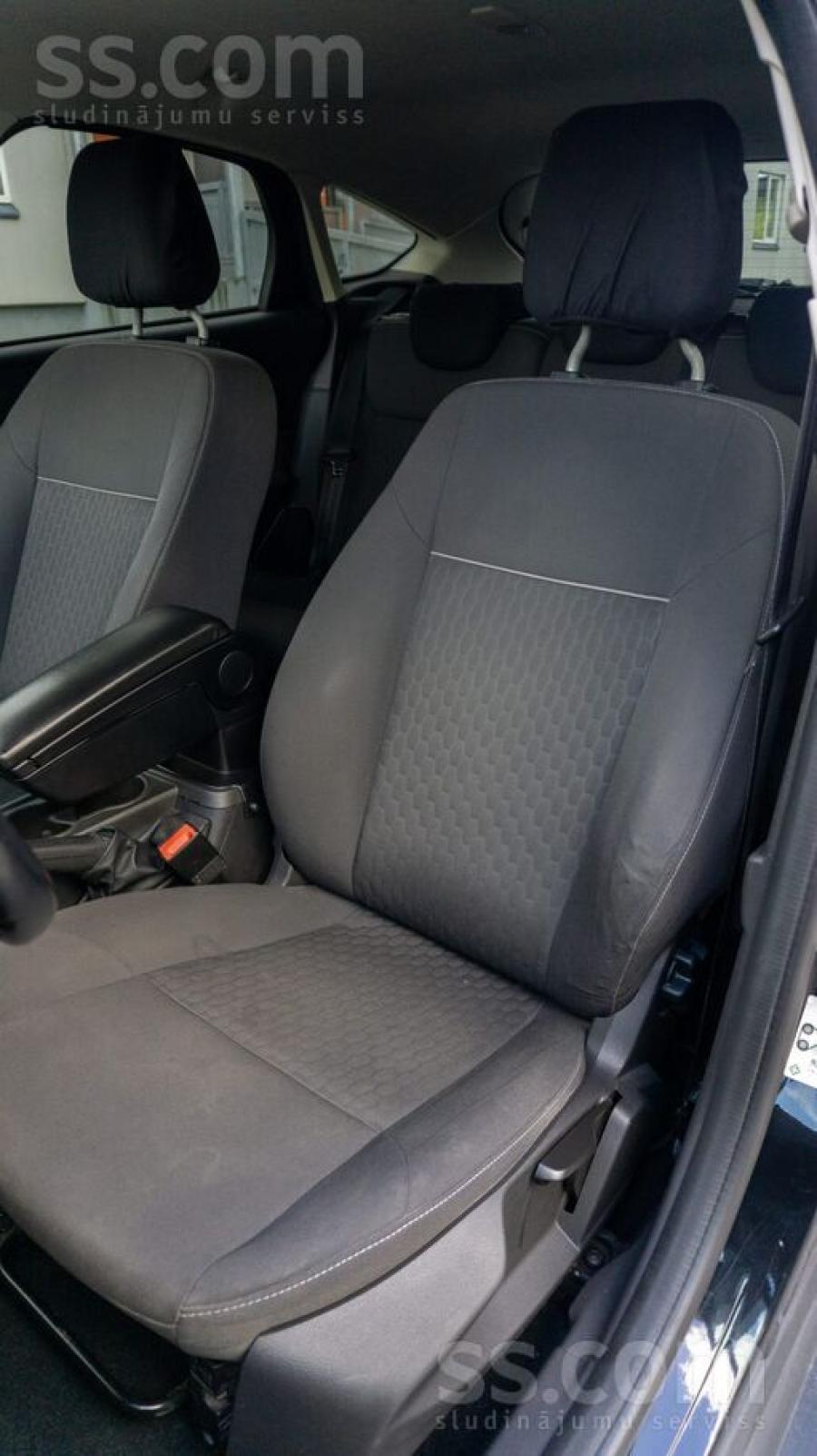 Pelēks Ford Focus 2014 Rīga, ar dzinēja tilpumu 1.60 L un nobraukumu 203 tūkst. km par 3890 €, foto 25 vietnē AUTOMOTO.COM.LV