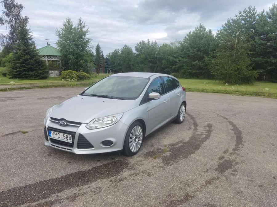 Grey Ford Focus 2014 in Panevezys, with an engine capacity of 1.56 L and mileage of 177 thousand km for 1990 €, photo 5 on AUTOMOTO.COM.LV