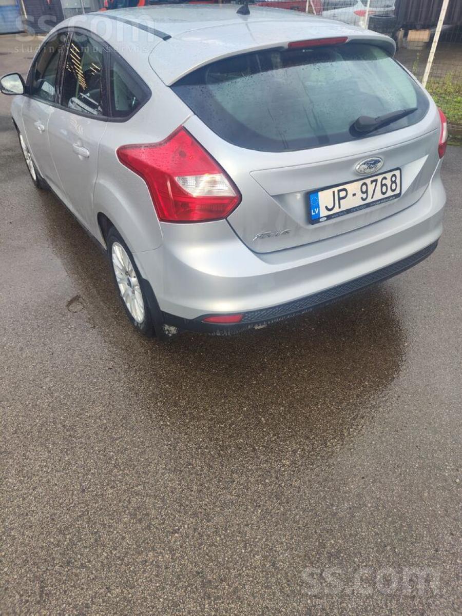 Grey Ford Focus 2014 in Riga, with an engine capacity of 1.60 L and mileage of 146 thousand km for 4200 €, photo 1 on AUTOMOTO.COM.LV