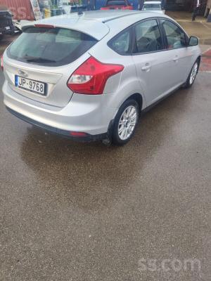 Grey Ford Focus 2014 in Riga, with an engine capacity of 1.60 L and mileage of 146 thousand km for 4200 €, photo 3 on AUTOMOTO.COM.LV