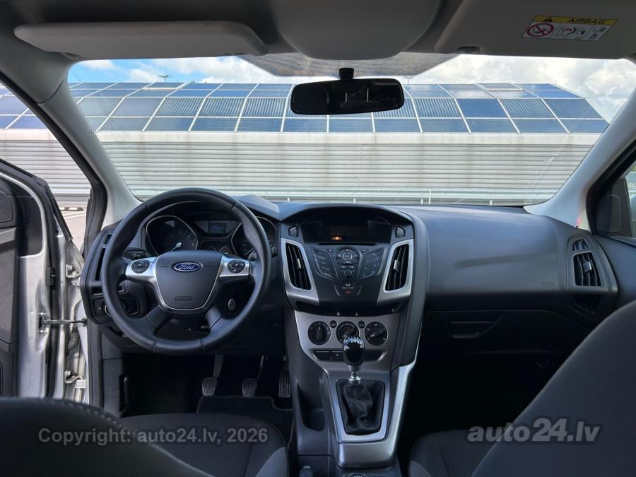 Pelēks Ford Focus 2014 Pērnava, ar dzinēja tilpumu 1.60 L un nobraukumu 173 tūkst. km par 3300 €, foto 12 vietnē AUTOMOTO.COM.LV