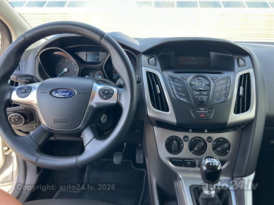 Pelēks Ford Focus 2014 Pērnava, ar dzinēja tilpumu 1.60 L un nobraukumu 173 tūkst. km par 3300 €, foto 15 vietnē AUTOMOTO.COM.LV