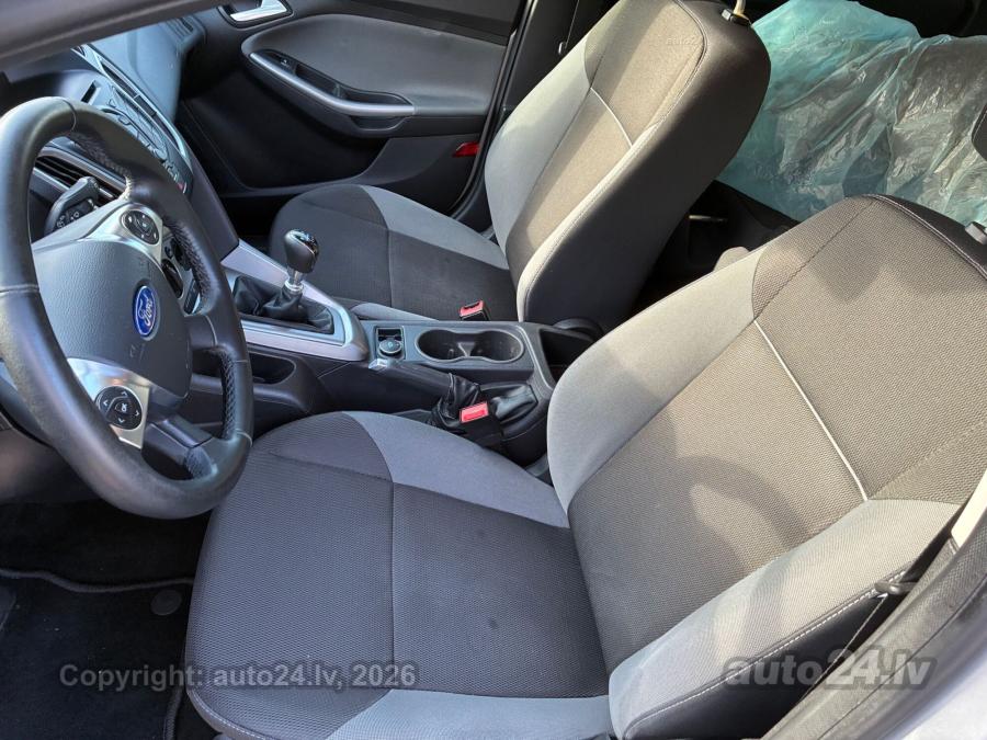 Pelēks Ford Focus 2014 Pērnava, ar dzinēja tilpumu 1.60 L un nobraukumu 170 tūkst. km par 3750 €, foto 10 vietnē AUTOMOTO.COM.LV
