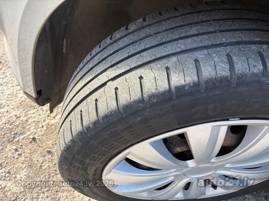 Pelēks Ford Focus 2014 Pērnava, ar dzinēja tilpumu 1.60 L un nobraukumu 170 tūkst. km par 3750 €, foto 11 vietnē AUTOMOTO.COM.LV