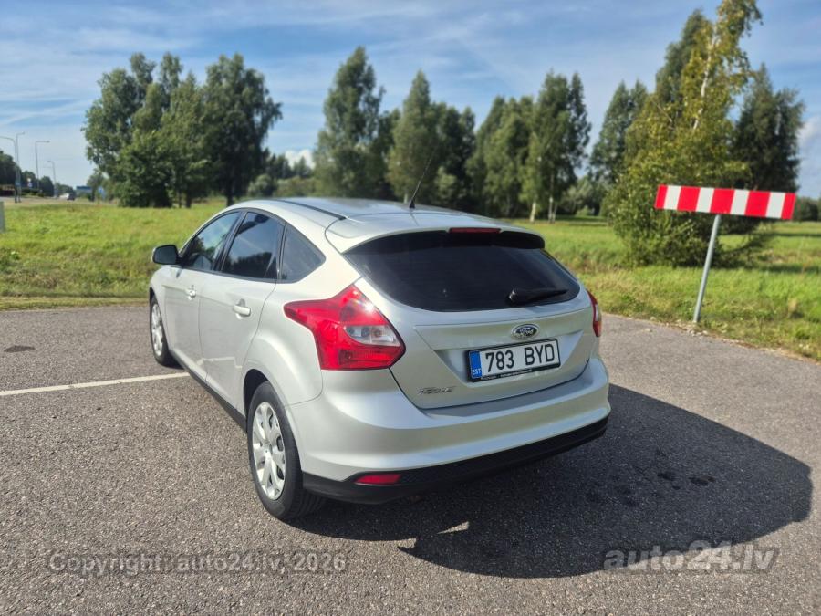 Pelēks Ford Focus 2014 Pērnava, ar dzinēja tilpumu 1.60 L un nobraukumu 172 tūkst. km par 4450 €, foto 4 vietnē AUTOMOTO.COM.LV