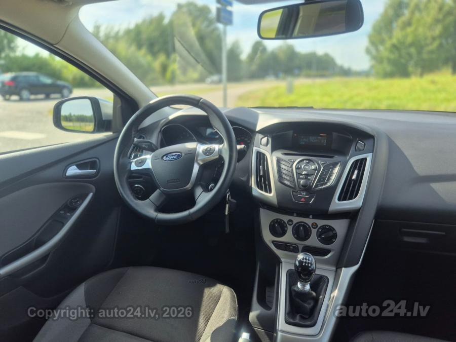 Pelēks Ford Focus 2014 Pērnava, ar dzinēja tilpumu 1.60 L un nobraukumu 172 tūkst. km par 4450 €, foto 6 vietnē AUTOMOTO.COM.LV