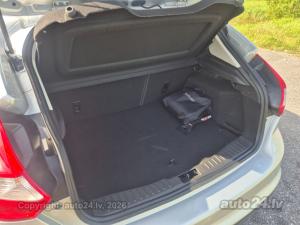 Pelēks Ford Focus 2014 Pērnava, ar dzinēja tilpumu 1.60 L un nobraukumu 172 tūkst. km par 4450 €, foto 11 vietnē AUTOMOTO.COM.LV
