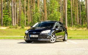 Ford Focus 2014 in Riga on AUTOMOTO.COM.LV Grey Ford Focus 2014 in Riga, with an engine capacity of 1.60 L and mileage of 203 thousand km for 3190 €, photo 1 on AUTOMOTO.COM.LV