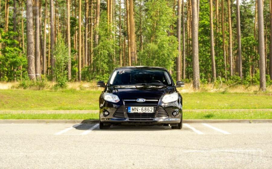 Grey Ford Focus 2014 in Riga, with an engine capacity of 1.60 L and mileage of 203 thousand km for 3190 €, photo 4 on AUTOMOTO.COM.LV