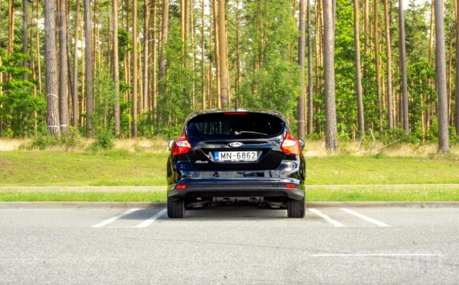 Grey Ford Focus 2014 in Riga, with an engine capacity of 1.60 L and mileage of 203 thousand km for 3190 €, photo 7 on AUTOMOTO.COM.LV