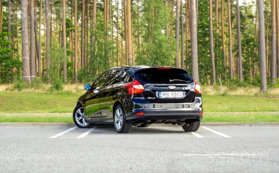 Grey Ford Focus 2014 in Riga, with an engine capacity of 1.60 L and mileage of 203 thousand km for 3190 €, photo 8 on AUTOMOTO.COM.LV