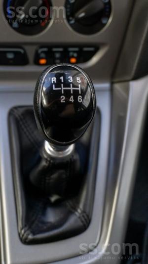 Grey Ford Focus 2014 in Riga, with an engine capacity of 1.60 L and mileage of 203 thousand km for 3190 €, photo 15 on AUTOMOTO.COM.LV