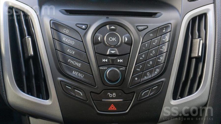 Grey Ford Focus 2014 in Riga, with an engine capacity of 1.60 L and mileage of 203 thousand km for 3190 €, photo 17 on AUTOMOTO.COM.LV