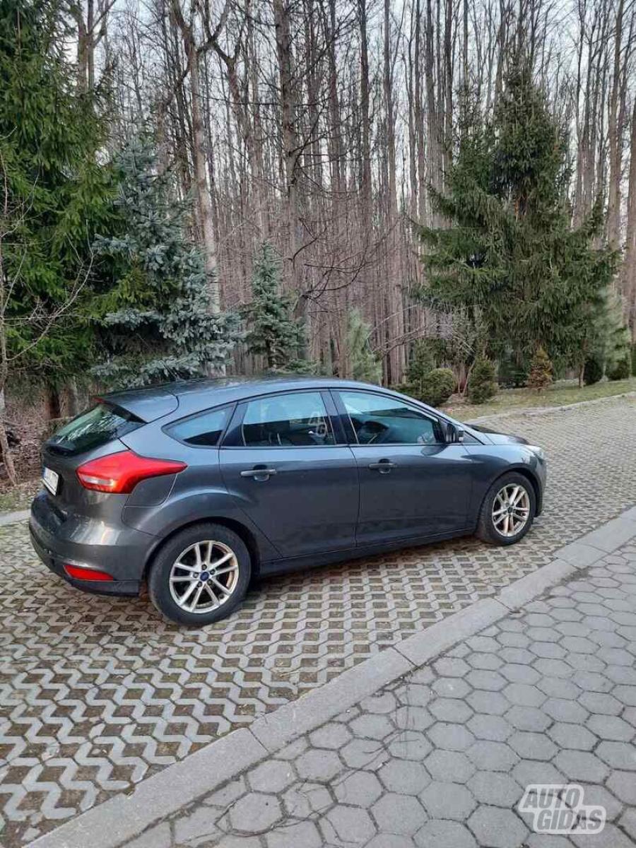 Pelēks Ford Focus 2015 Viļņa, ar dzinēja tilpumu 1.00 L un nobraukumu 120 tūkst. km par 3999 €, foto 2 vietnē AUTOMOTO.COM.LV