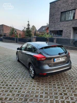 Pelēks Ford Focus 2015 Viļņa, ar dzinēja tilpumu 1.00 L un nobraukumu 120 tūkst. km par 3999 €, foto 4 vietnē AUTOMOTO.COM.LV