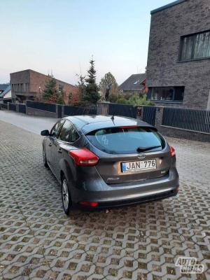 Pelēks Ford Focus 2015 Viļņa, ar dzinēja tilpumu 1.00 L un nobraukumu 120 tūkst. km par 3999 €, foto 5 vietnē AUTOMOTO.COM.LV