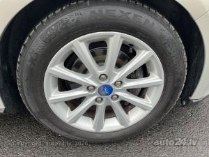 Pelēks Ford Focus 2015 Kuresāre, ar dzinēja tilpumu 1.00 L un nobraukumu 88 tūkst. km par 6690 €, foto 18 vietnē AUTOMOTO.COM.LV
