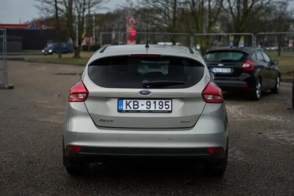 Grey Ford Focus 2015 in Liepaja, with an engine capacity of 1.00 L and mileage of 135 thousand km for 7850 €, photo 3 on AUTOMOTO.COM.LV