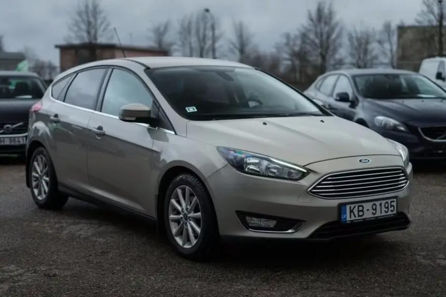 Pelēks Ford Focus 2015 Liepāja, ar dzinēja tilpumu 1.00 L un nobraukumu 135 tūkst. km par 7850 €, foto 6 vietnē AUTOMOTO.COM.LV