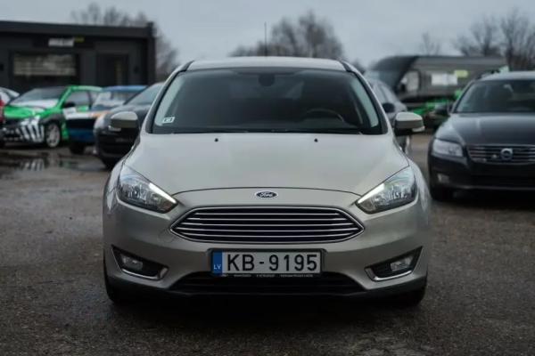 Grey Ford Focus 2015 in Liepaja, with an engine capacity of 1.00 L and mileage of 135 thousand km for 7850 €, photo 6 on AUTOMOTO.COM.LV